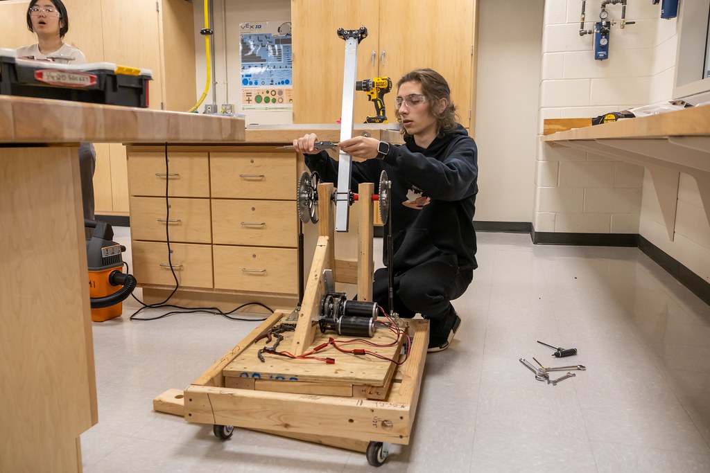 Team 341, Miss Daisy – Week Two: A Flash of Genius Strikes The Team!